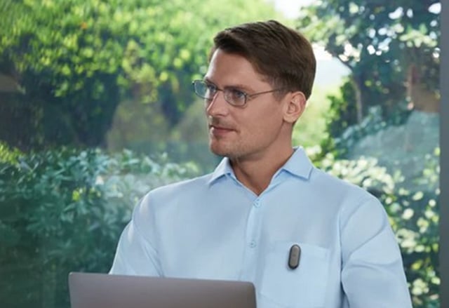 Plaud Pursues Plaudits With AI Note-Taking Wearable Launch | eWEEK